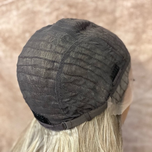 Hair | Ombre Mixed Blonde Highlights Bodywave Lace Front Wig | Poshmark